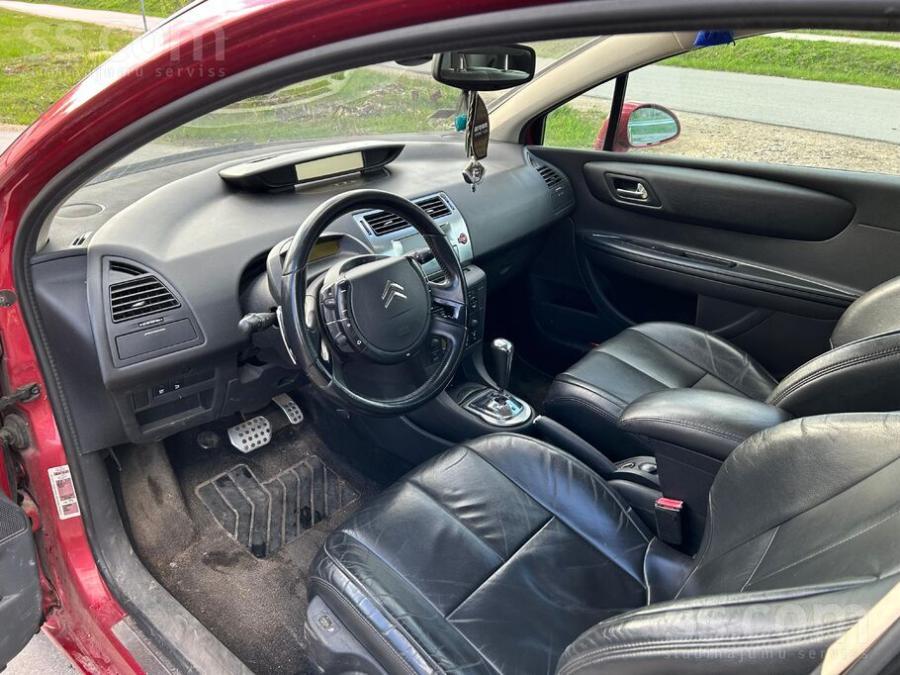 Red Citroen C4 2007 in Riga, with an engine capacity of 1.60 L and mileage of 367 thousand km for 800 €, photo 5 on AUTOMOTO.COM.LV