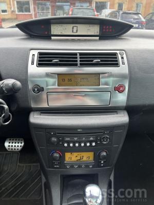 Red Citroen C4 2007 in Riga, with an engine capacity of 1.60 L and mileage of 367 thousand km for 800 €, photo 10 on AUTOMOTO.COM.LV