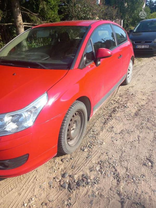 Red Citroen C4 2008 in Vilnius, with an engine capacity of 1.59 L and mileage of 280 thousand km for 1200 €, photo 5 on AUTOMOTO.COM.LV