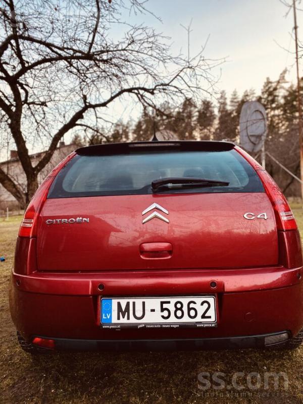 Red Citroen C4 2005 in Riga, with an engine capacity of 1.60 L and mileage of 236 thousand km for 900 €, photo 4 on AUTOMOTO.COM.LV