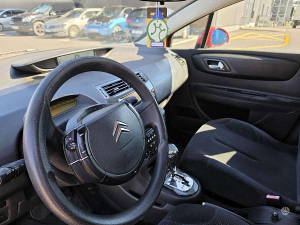 Sarkans Citroen C4 2006 Kauņa, ar dzinēja tilpumu 1.59 L un nobraukumu 139 tūkst. km par 1400 €, foto 9 vietnē AUTOMOTO.COM.LV