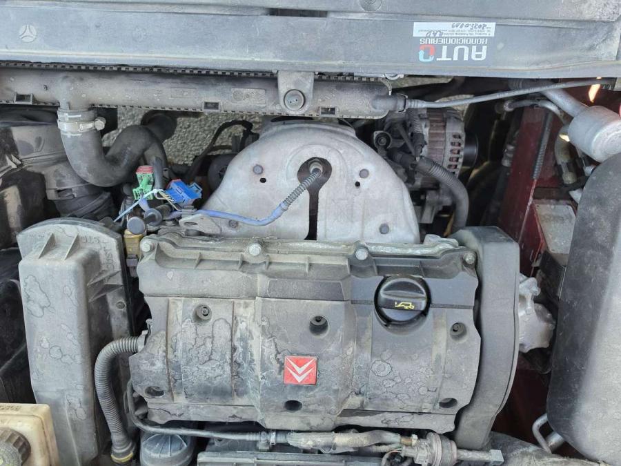 Sarkans Citroen C4 2006 Kauņa, ar dzinēja tilpumu 1.59 L un nobraukumu 139 tūkst. km par 1400 €, foto 14 vietnē AUTOMOTO.COM.LV
