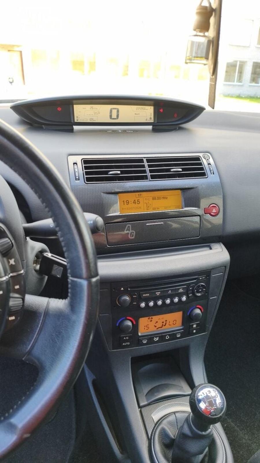 Sarkans Citroen C4 2006 Ukmergė, ar dzinēja tilpumu 1.60 L un nobraukumu 226 tūkst. km par 950 €, foto 16 vietnē AUTOMOTO.COM.LV