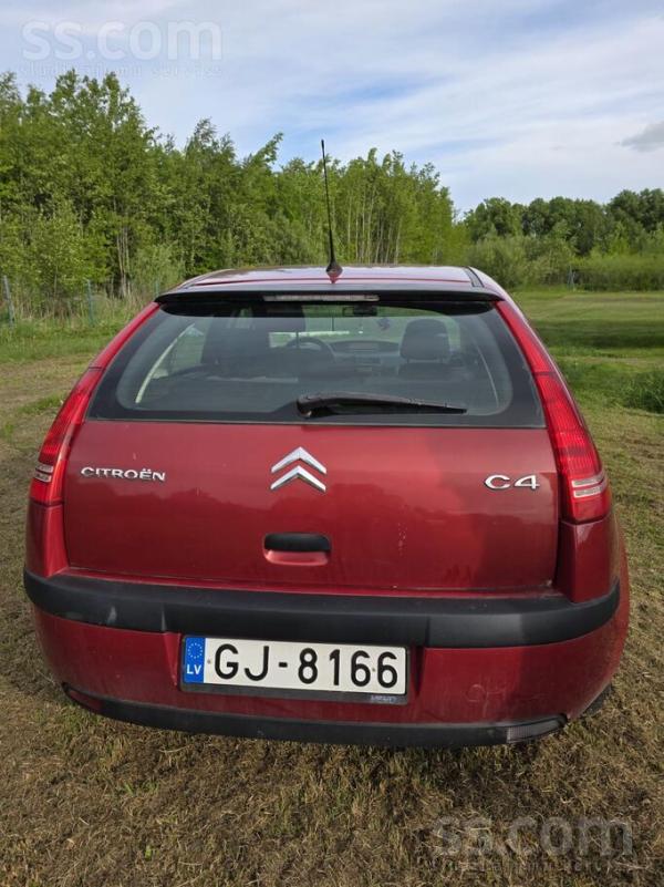 Red Citroen C4 2007 in Riga, with an engine capacity of 1.60 L and mileage of 160 thousand km for 700 €, photo 3 on AUTOMOTO.COM.LV