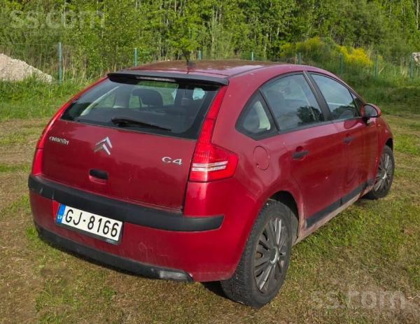 Red Citroen C4 2007 in Riga, with an engine capacity of 1.60 L and mileage of 160 thousand km for 700 €, photo 4 on AUTOMOTO.COM.LV