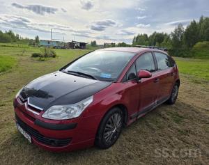 Red Citroen C4 2007 in Riga, with an engine capacity of 1.60 L and mileage of 160 thousand km for 700 €, photo 8 on AUTOMOTO.COM.LV