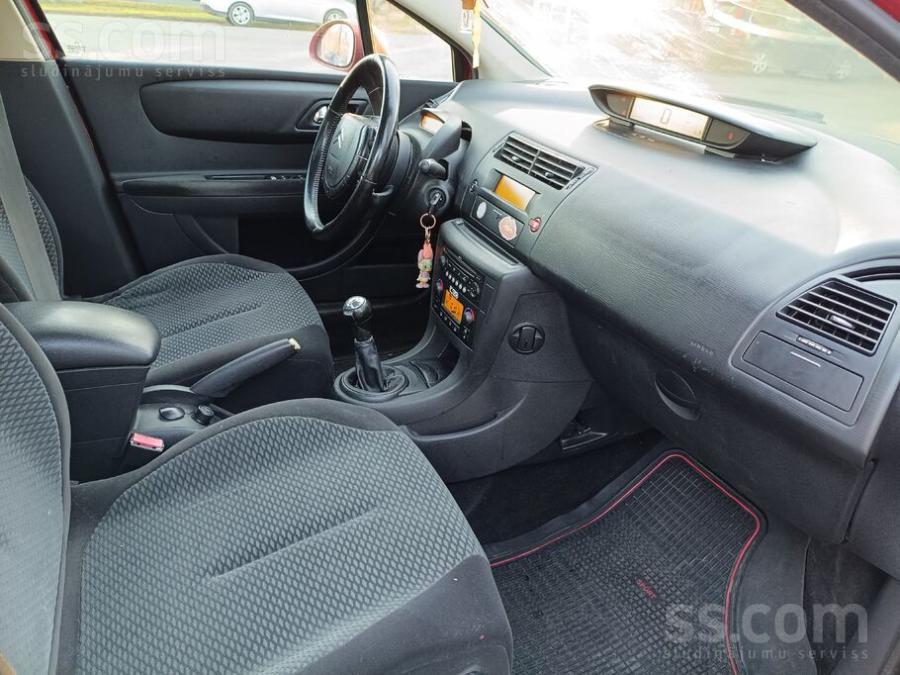 Sarkans Citroen C4 2007 Ogre, ar dzinēja tilpumu 1.60 L un nobraukumu 267 tūkst. km par 550 €, foto 13 vietnē AUTOMOTO.COM.LV