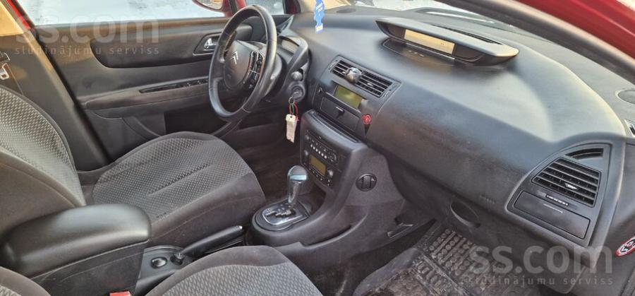 Sarkans Citroen C4 2007 Valmiera, ar dzinēja tilpumu 1.60 L un nobraukumu 291 tūkst. km par 1150 €, foto 10 vietnē AUTOMOTO.COM.LV