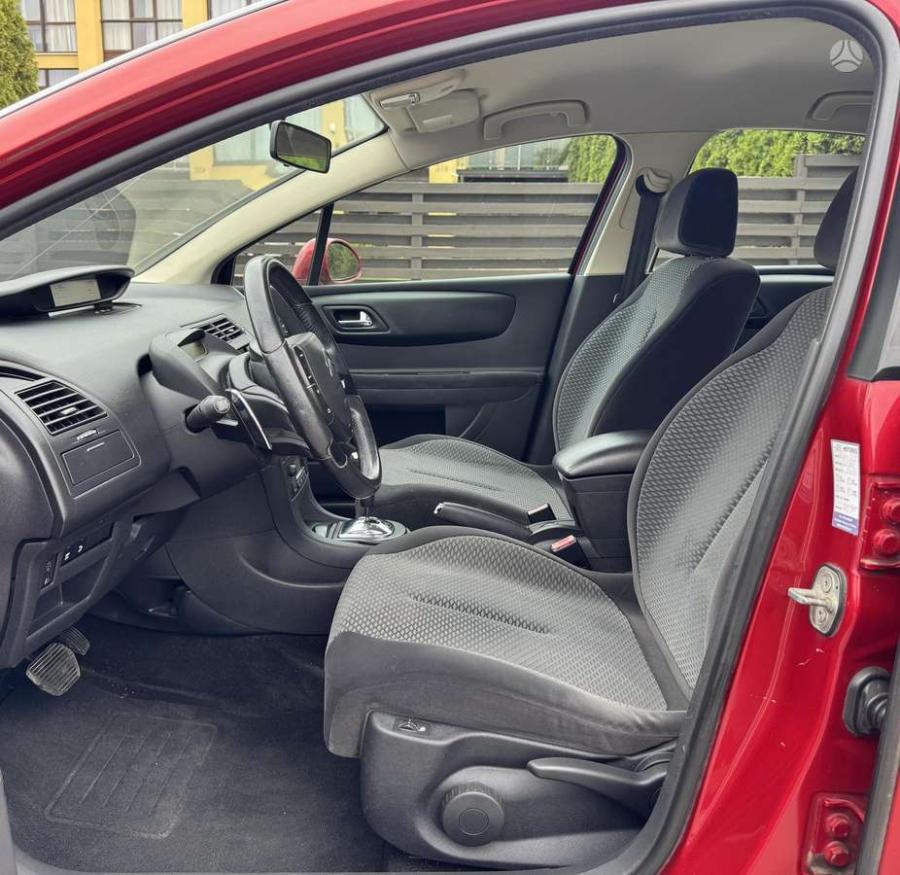 Sarkans Citroen C4 2007 Viļņa, ar dzinēja tilpumu 1.56 L un nobraukumu 286 tūkst. km par 1450 €, foto 16 vietnē AUTOMOTO.COM.LV