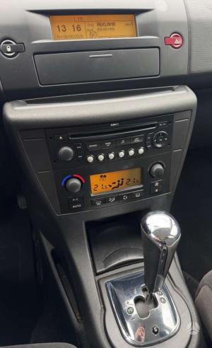 Sarkans Citroen C4 2007 Viļņa, ar dzinēja tilpumu 1.56 L un nobraukumu 286 tūkst. km par 1450 €, foto 23 vietnē AUTOMOTO.COM.LV