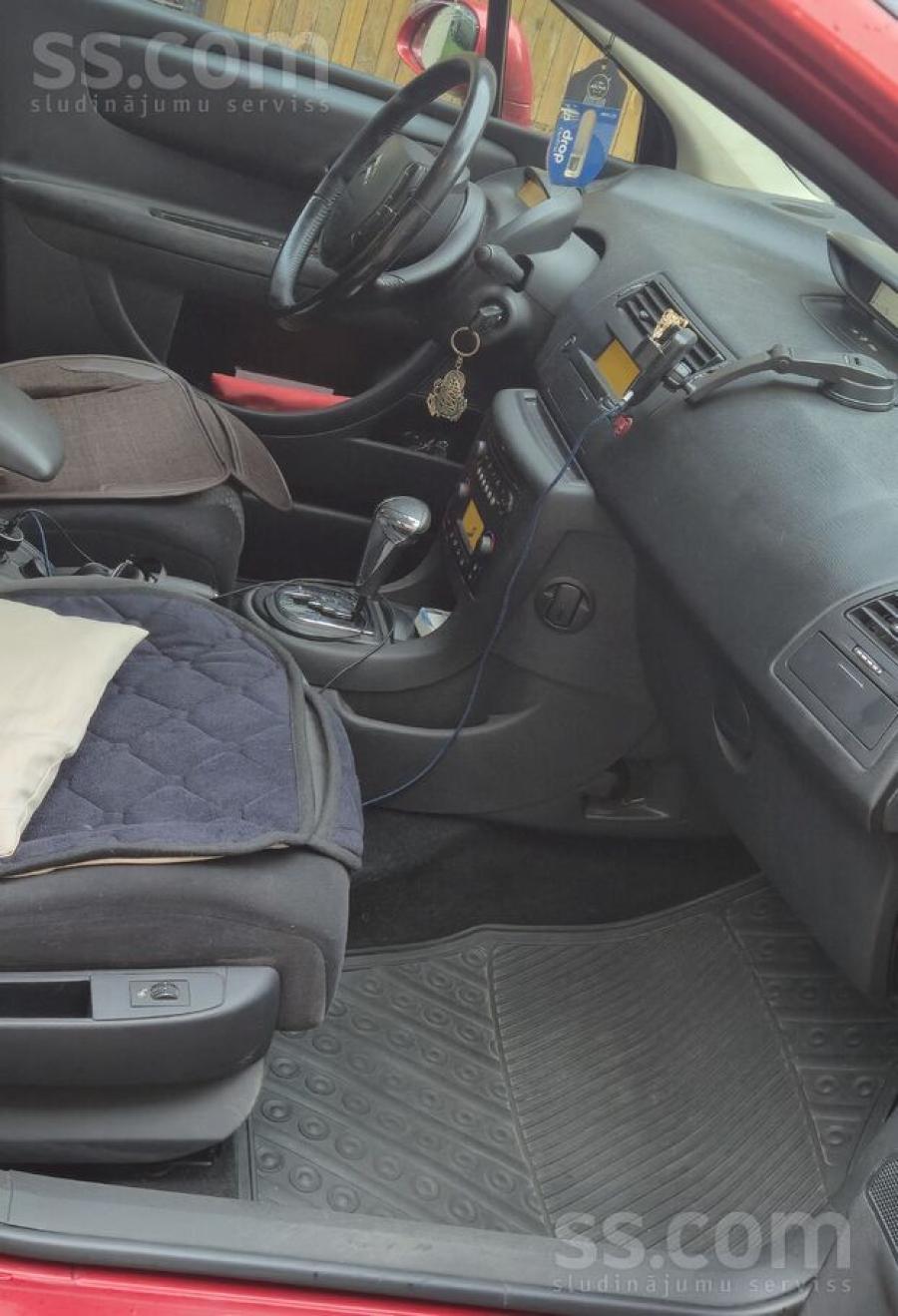 Sarkans Citroen C4 2007 Rīga, ar dzinēja tilpumu 1.60 L un nobraukumu 330 tūkst. km par 1800 €, foto 7 vietnē AUTOMOTO.COM.LV