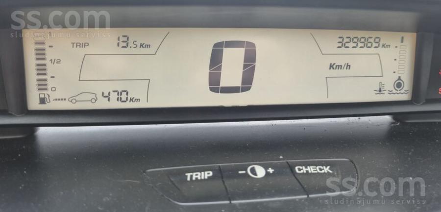 Sarkans Citroen C4 2007 Rīga, ar dzinēja tilpumu 1.60 L un nobraukumu 330 tūkst. km par 1800 €, foto 15 vietnē AUTOMOTO.COM.LV
