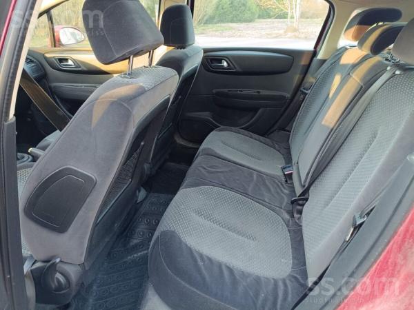 Red Citroen C4 2007 in Ogre, with an engine capacity of 1.60 L and mileage of 267 thousand km for 350 €, photo 6 on AUTOMOTO.COM.LV