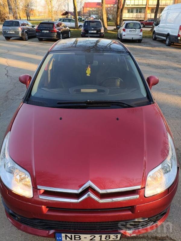 Red Citroen C4 2007 in Ogre, with an engine capacity of 1.60 L and mileage of 267 thousand km for 350 €, photo 3 on AUTOMOTO.COM.LV