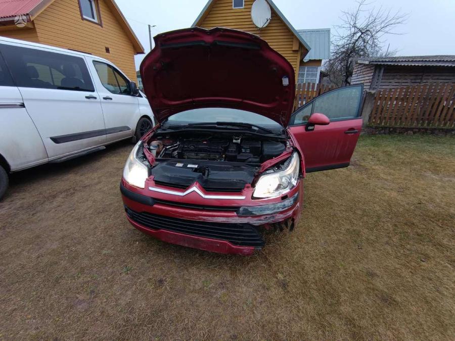 Red Citroen C4 2008 in Nemencine, with an engine capacity of 1.59 L and mileage of 109 thousand km for 800 €, photo 2 on AUTOMOTO.COM.LV