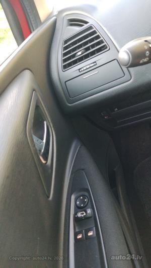 Red Citroen C4 2008 in Rapla, with an engine capacity of 1.60 L and mileage of 223 thousand km for 2800 €, photo 12 on AUTOMOTO.COM.LV