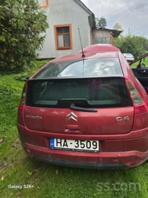 Red Citroen C4 2008 in Riga, with an engine capacity of 1.60 L and mileage of 144 thousand km for 1700 €, photo 4 on AUTOMOTO.COM.LV