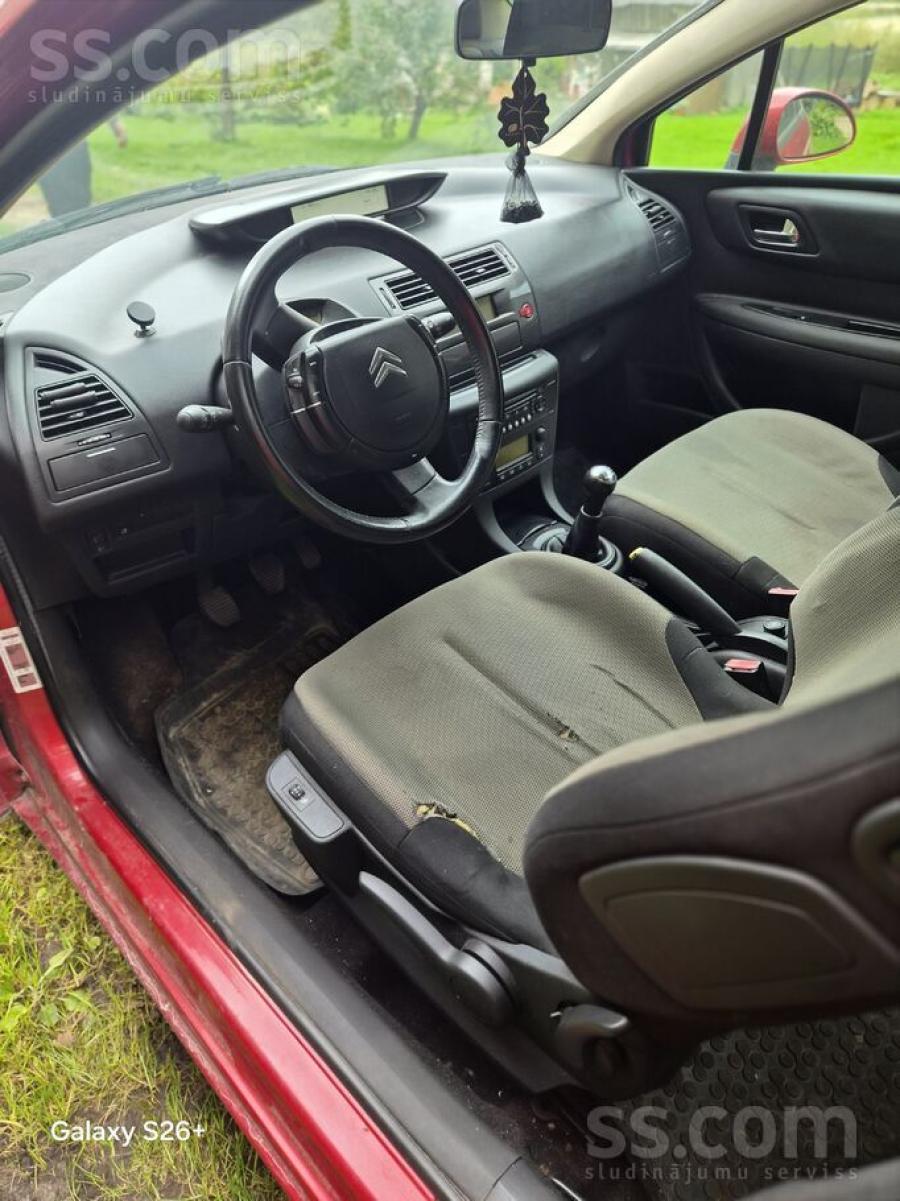 Red Citroen C4 2008 in Riga, with an engine capacity of 1.60 L and mileage of 144 thousand km for 1700 €, photo 6 on AUTOMOTO.COM.LV