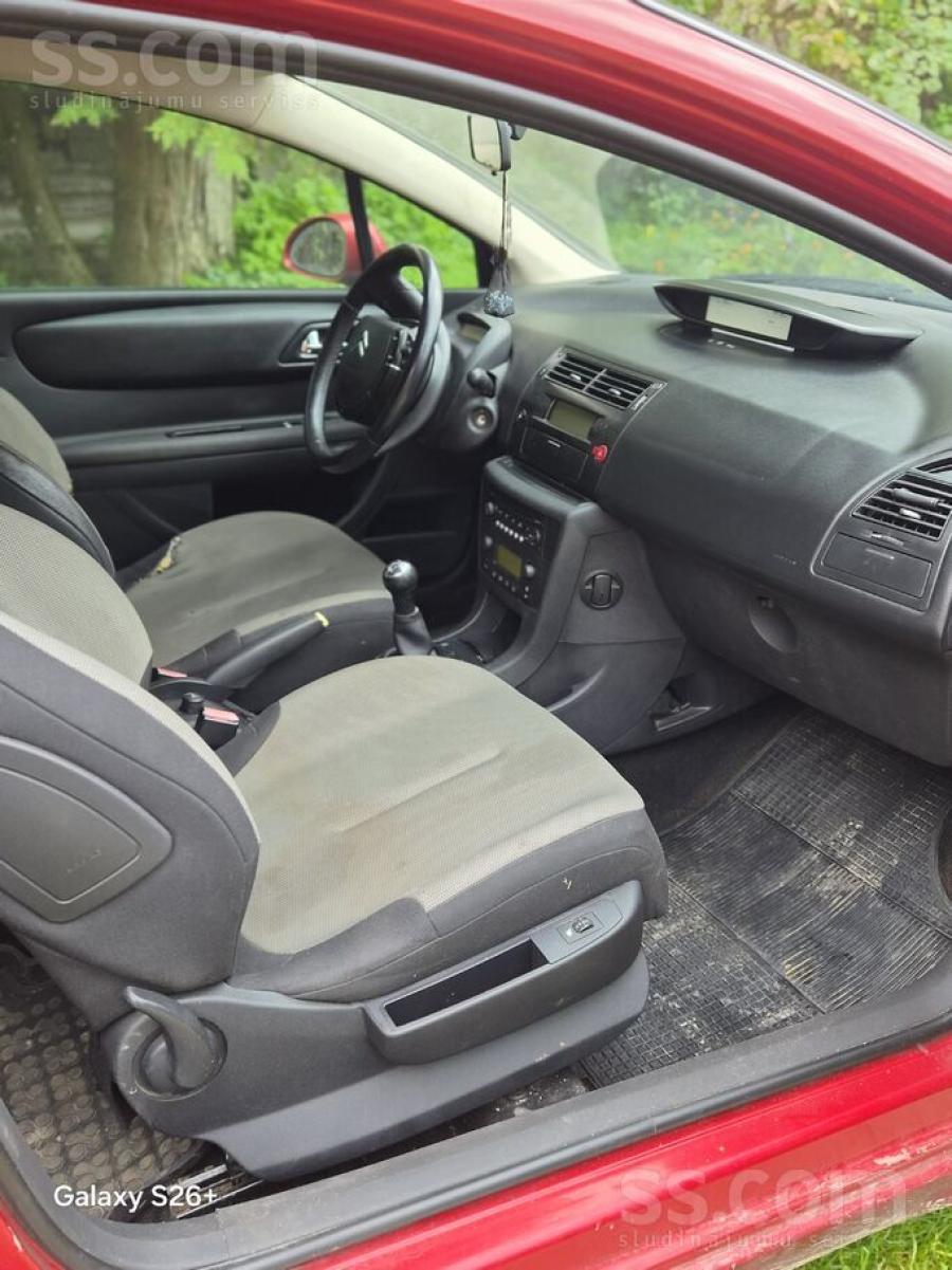 Red Citroen C4 2008 in Riga, with an engine capacity of 1.60 L and mileage of 144 thousand km for 1700 €, photo 9 on AUTOMOTO.COM.LV