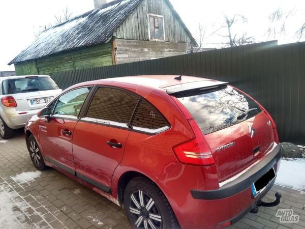 Sarkans Citroen C4 2009 Vilkaviškis, ar dzinēja tilpumu 1.60 L un nobraukumu 113 tūkst. km par 1950 €, foto 3 vietnē AUTOMOTO.COM.LV