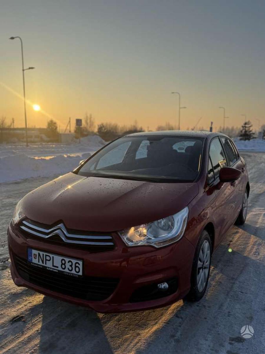 Red Citroen C4 2011 in Klaipeda, with an engine capacity of 1.60 L and mileage of 201 thousand km for 3400 €, photo 3 on AUTOMOTO.COM.LV