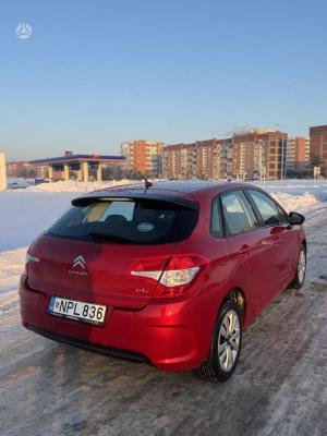 Red Citroen C4 2011 in Klaipeda, with an engine capacity of 1.60 L and mileage of 201 thousand km for 3400 €, photo 5 on AUTOMOTO.COM.LV