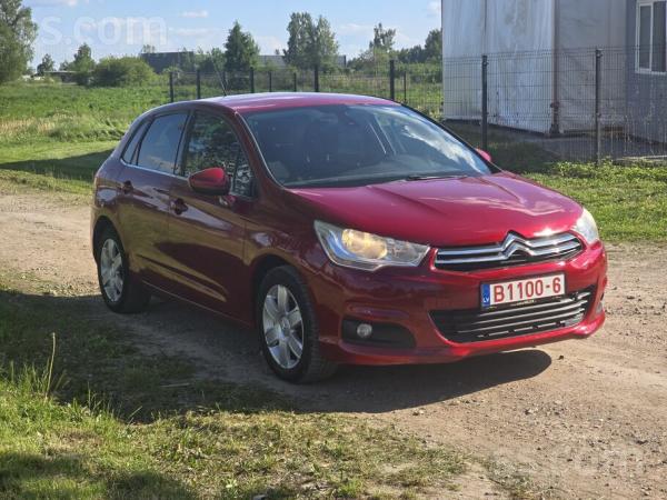 Red Citroen C4 2011 in Riga, with an engine capacity of 1.60 L and mileage of 217 thousand km for 3590 €, photo 3 on AUTOMOTO.COM.LV