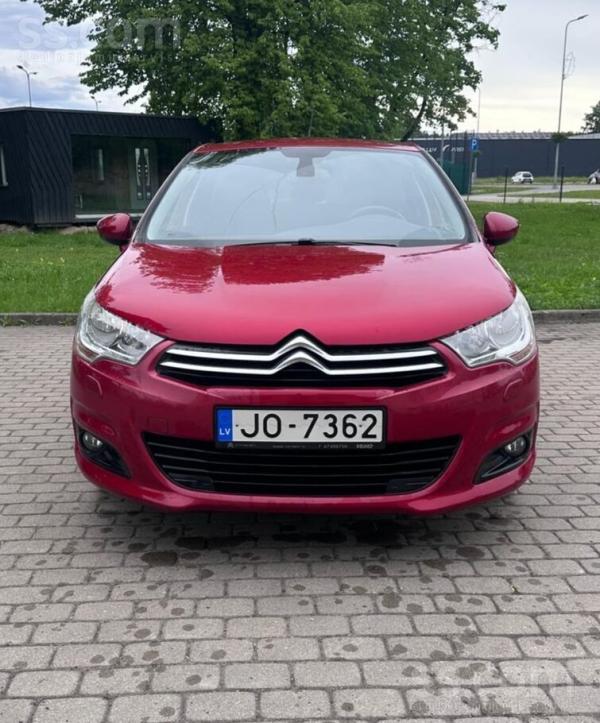 Sarkans Citroen C4 2011 Jelgava, ar dzinēja tilpumu 1.60 L un nobraukumu 200 tūkst. km par 3000 €, foto 3 vietnē AUTOMOTO.COM.LV