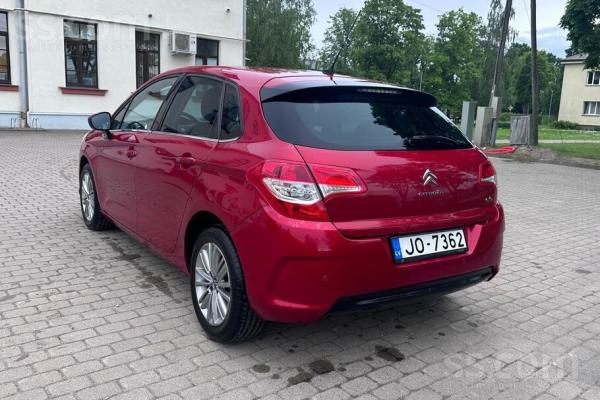 Sarkans Citroen C4 2011 Jelgava, ar dzinēja tilpumu 1.60 L un nobraukumu 200 tūkst. km par 3000 €, foto 5 vietnē AUTOMOTO.COM.LV