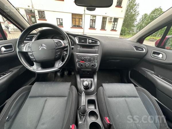 Sarkans Citroen C4 2011 Jelgava, ar dzinēja tilpumu 1.60 L un nobraukumu 200 tūkst. km par 3000 €, foto 8 vietnē AUTOMOTO.COM.LV