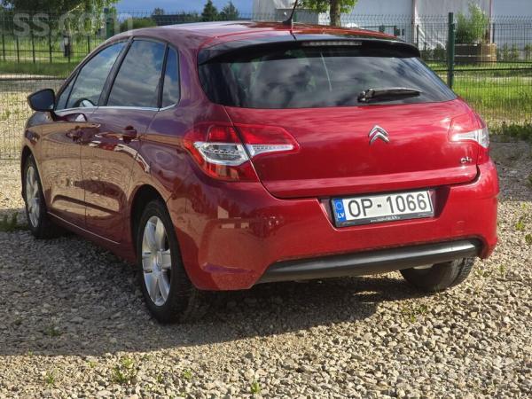 Red Citroen C4 2011 in Riga, with an engine capacity of 1.60 L and mileage of 217 thousand km for 3890 €, photo 5 on AUTOMOTO.COM.LV