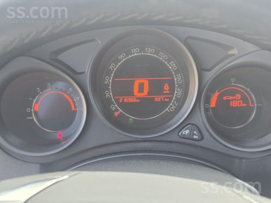 Sarkans Citroen C4 2011 Rīga, ar dzinēja tilpumu 1.60 L un nobraukumu 217 tūkst. km par 3890 €, foto 9 vietnē AUTOMOTO.COM.LV