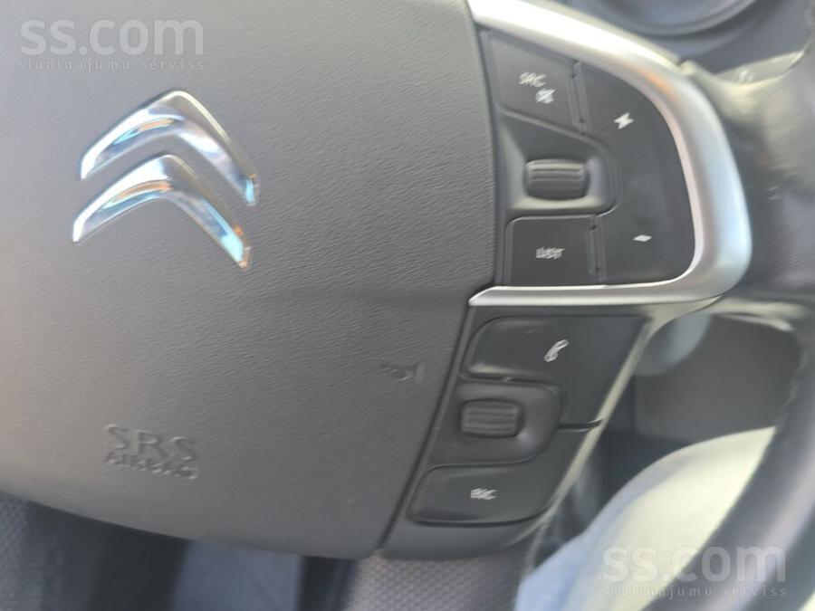 Sarkans Citroen C4 2011 Rīga, ar dzinēja tilpumu 1.60 L un nobraukumu 217 tūkst. km par 3890 €, foto 10 vietnē AUTOMOTO.COM.LV