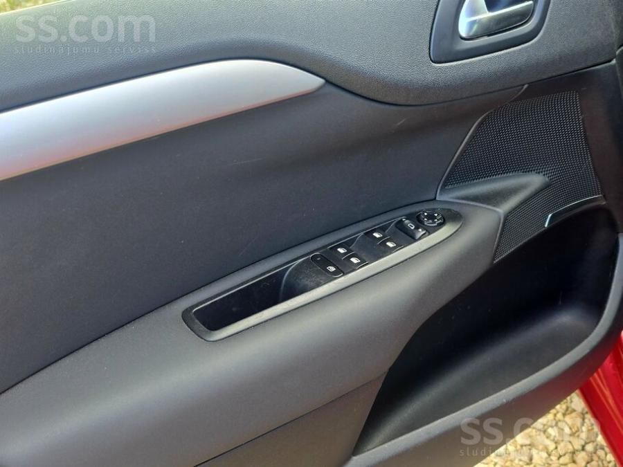 Sarkans Citroen C4 2011 Rīga, ar dzinēja tilpumu 1.60 L un nobraukumu 217 tūkst. km par 2990 €, foto 17 vietnē AUTOMOTO.COM.LV