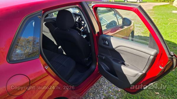 Sarkans Citroen C4 2011 Tallina, ar dzinēja tilpumu 1.60 L un nobraukumu 143 tūkst. km par 3899 €, foto 9 vietnē AUTOMOTO.COM.LV