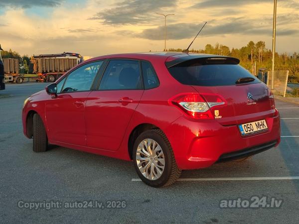 Sarkans Citroen C4 2012 Viljandi, ar dzinēja tilpumu 1.40 L un nobraukumu 124 tūkst. km par 2799 €, foto 4 vietnē AUTOMOTO.COM.LV