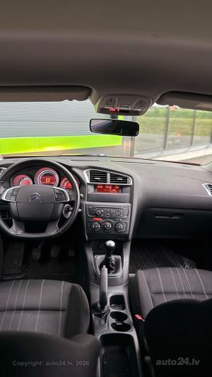 Sarkans Citroen C4 2012 Tallina, ar dzinēja tilpumu 1.40 L un nobraukumu 125 tūkst. km par 4200 €, foto 12 vietnē AUTOMOTO.COM.LV