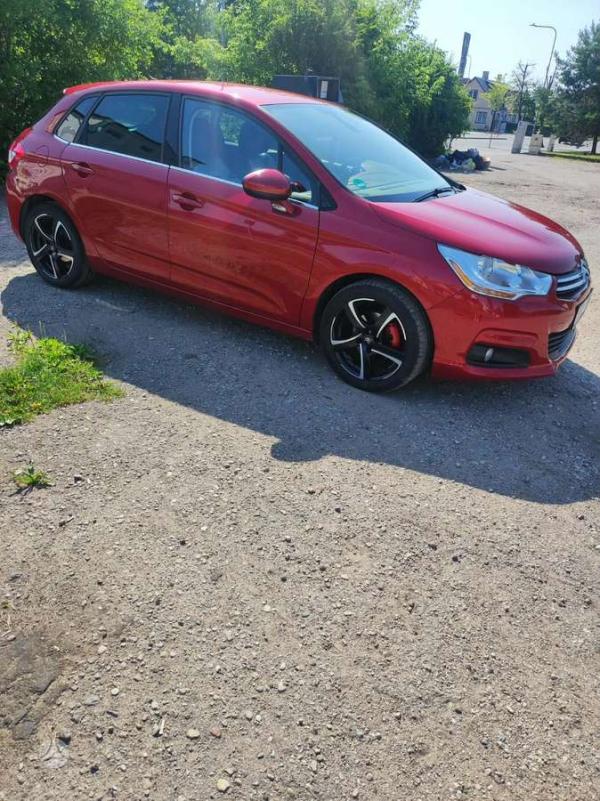 Sarkans Citroen C4 2012 Panevēža, ar dzinēja tilpumu 1.56 L un nobraukumu 194 tūkst. km par 3250 €, foto 1 vietnē AUTOMOTO.COM.LV