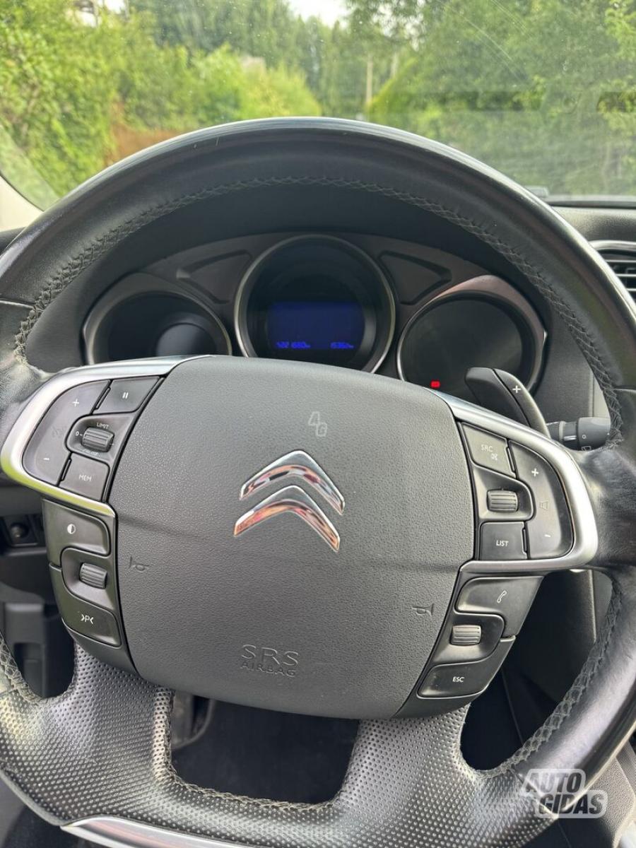 Sarkans Citroen C4 2012 Kauņa, ar dzinēja tilpumu 1.60 L un nobraukumu 222 tūkst. km par 3500 €, foto 10 vietnē AUTOMOTO.COM.LV