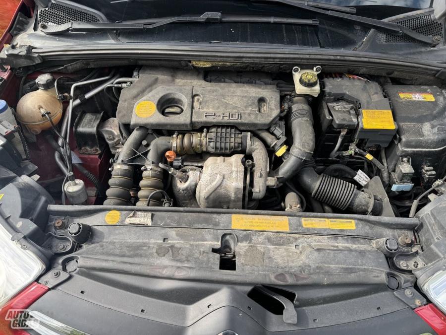 Sarkans Citroen C4 2012 Kauņa, ar dzinēja tilpumu 1.60 L un nobraukumu 222 tūkst. km par 3500 €, foto 13 vietnē AUTOMOTO.COM.LV