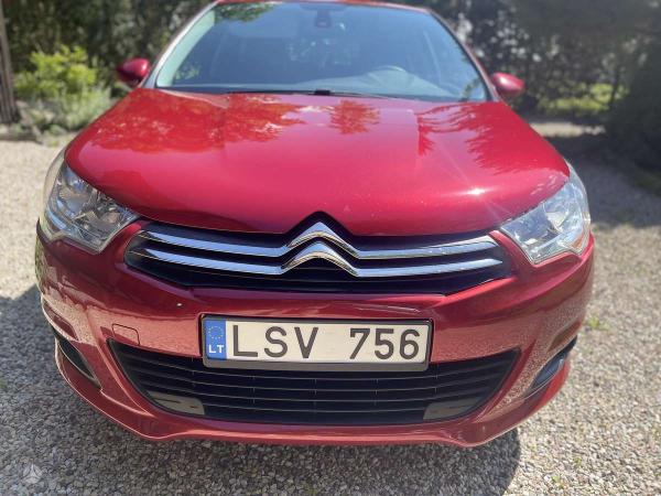 Sarkans Citroen C4 2012 Joniškis, ar dzinēja tilpumu 1.60 L un nobraukumu 185 tūkst. km par 3200 €, foto 2 vietnē AUTOMOTO.COM.LV
