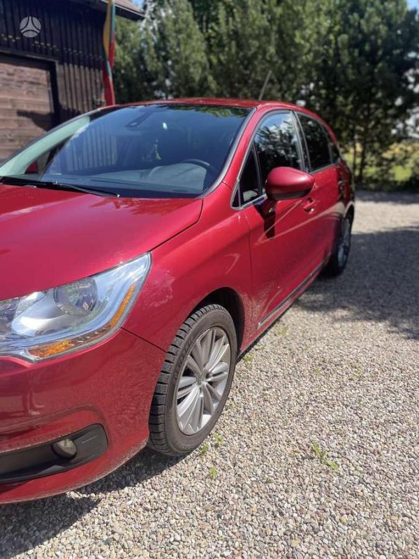 Sarkans Citroen C4 2012 Joniškis, ar dzinēja tilpumu 1.60 L un nobraukumu 185 tūkst. km par 3200 €, foto 3 vietnē AUTOMOTO.COM.LV