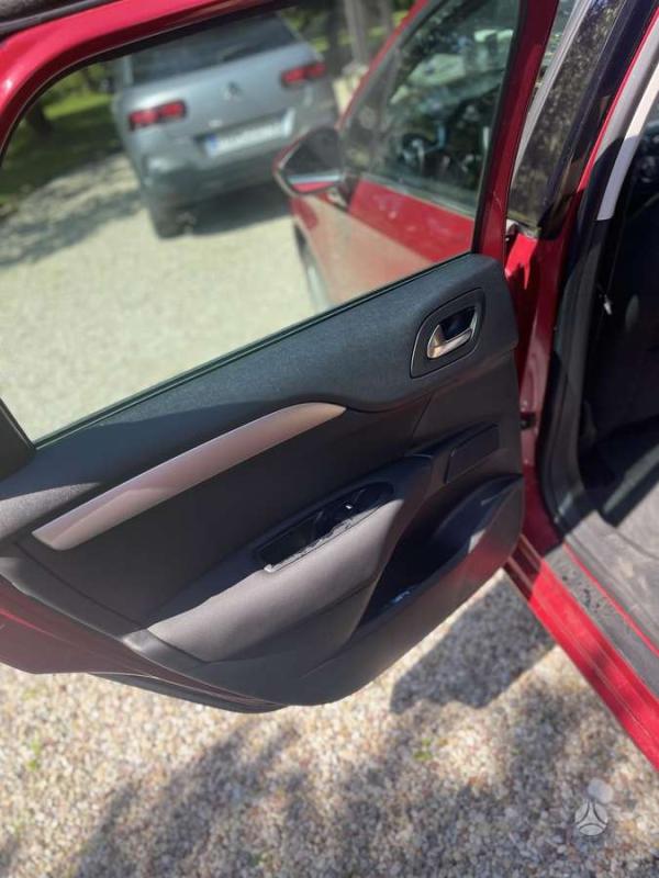 Sarkans Citroen C4 2012 Joniškis, ar dzinēja tilpumu 1.60 L un nobraukumu 185 tūkst. km par 3200 €, foto 6 vietnē AUTOMOTO.COM.LV