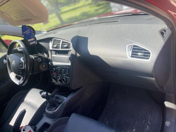 Sarkans Citroen C4 2012 Joniškis, ar dzinēja tilpumu 1.60 L un nobraukumu 185 tūkst. km par 3200 €, foto 7 vietnē AUTOMOTO.COM.LV