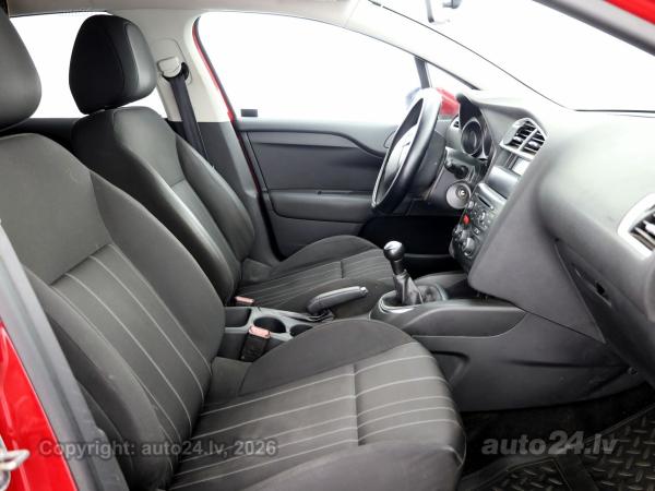 Red Citroen C4 2012 in Tallinn, with an engine capacity of 1.60 L and mileage of 247 thousand km for 1299 €, photo 6 on AUTOMOTO.COM.LV