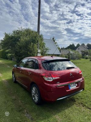 Red Citroen C4 2012 in Kaunas, with an engine capacity of 1.56 L and mileage of 222 thousand km for 3500 €, photo 4 on AUTOMOTO.COM.LV