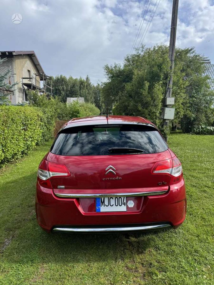 Red Citroen C4 2012 in Kaunas, with an engine capacity of 1.56 L and mileage of 222 thousand km for 3500 €, photo 5 on AUTOMOTO.COM.LV