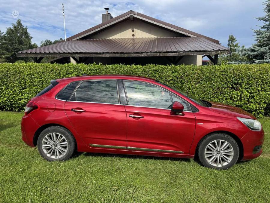 Red Citroen C4 2012 in Kaunas, with an engine capacity of 1.56 L and mileage of 222 thousand km for 3500 €, photo 7 on AUTOMOTO.COM.LV