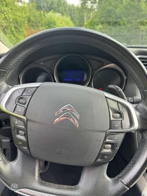 Red Citroen C4 2012 in Kaunas, with an engine capacity of 1.56 L and mileage of 222 thousand km for 3500 €, photo 10 on AUTOMOTO.COM.LV