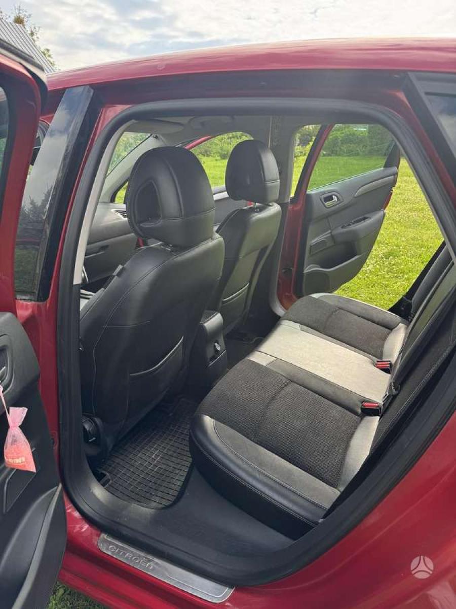 Red Citroen C4 2012 in Kaunas, with an engine capacity of 1.56 L and mileage of 222 thousand km for 3500 €, photo 12 on AUTOMOTO.COM.LV